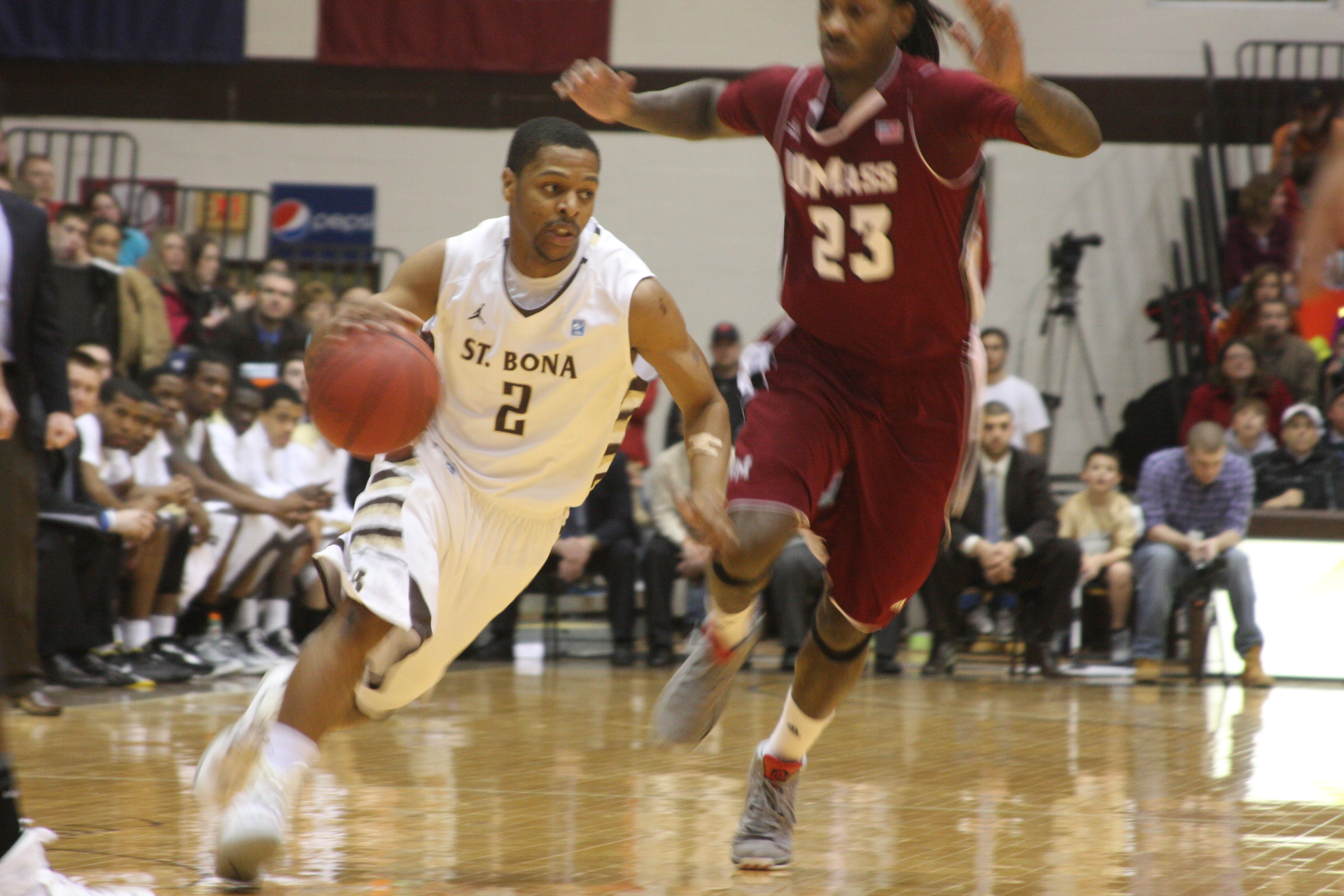 Eric Mosley’s 39 Points, Fellow Seniors, Propel Bona Past UMass ...